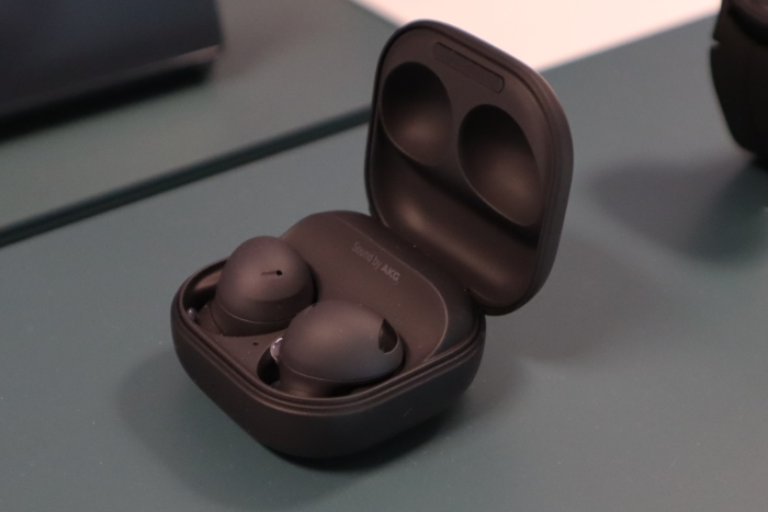 Galaxy Buds2 Pro im Ear-On: Leichter + leistungsfähiger als die Vorgänger